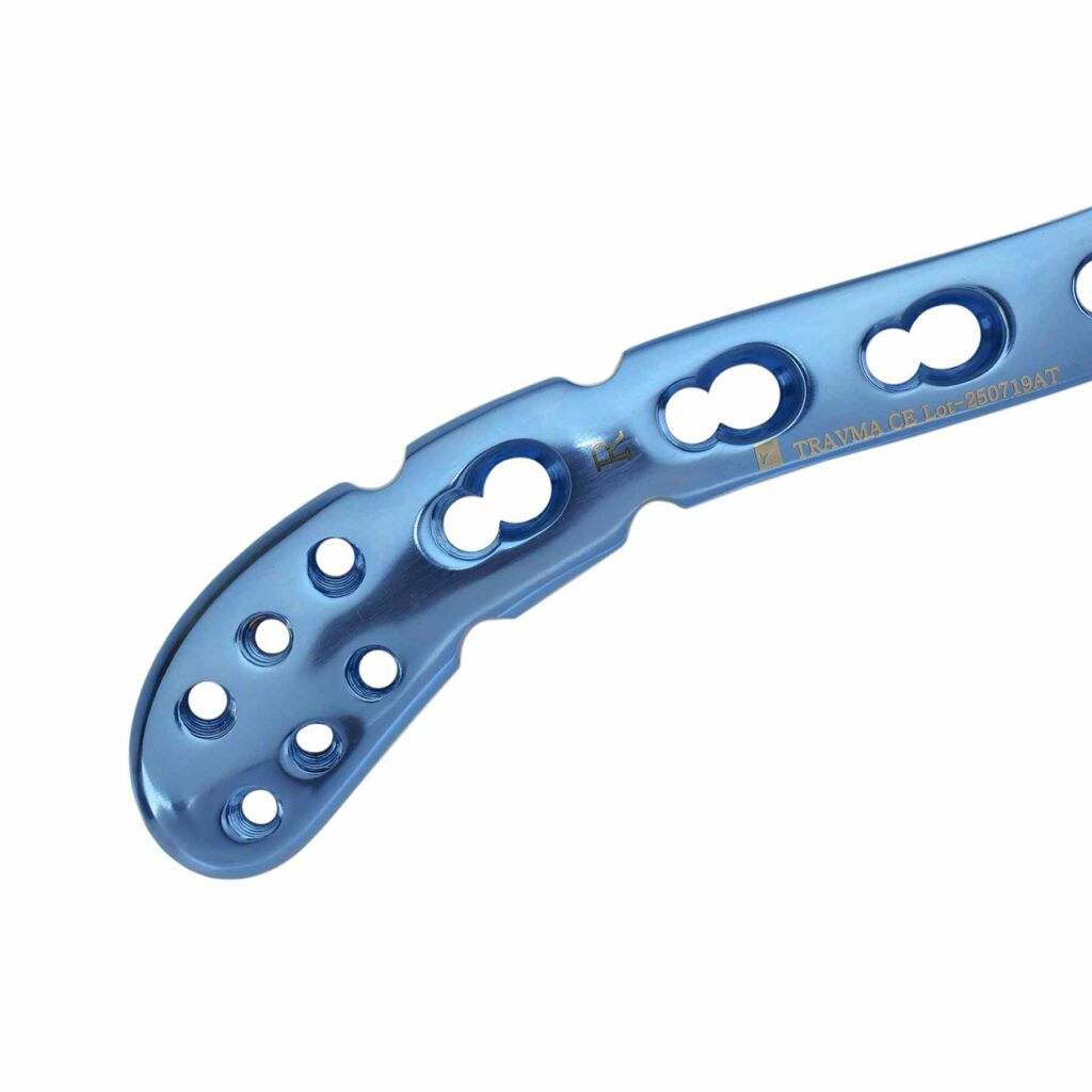 PLACA CLAVÍCULA DISTAL LCP 3.5 MM TITANIO - Travma medical